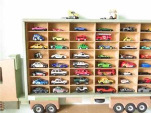 desain unik rak display hotwheels | Backdrop Solo