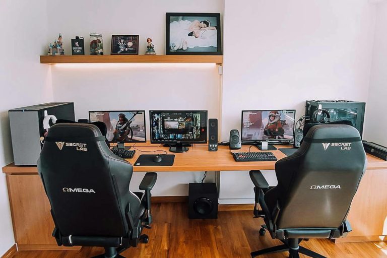 10 Desain Meja Komputer Gaming Terbaru | Backdrop Solo