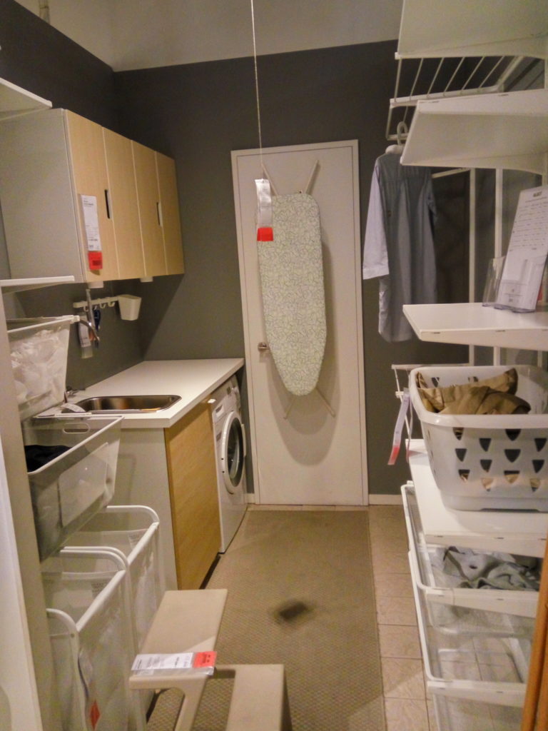 Ide Desain Ruang Cuci Laundry Sederhana | Backdrop Solo
